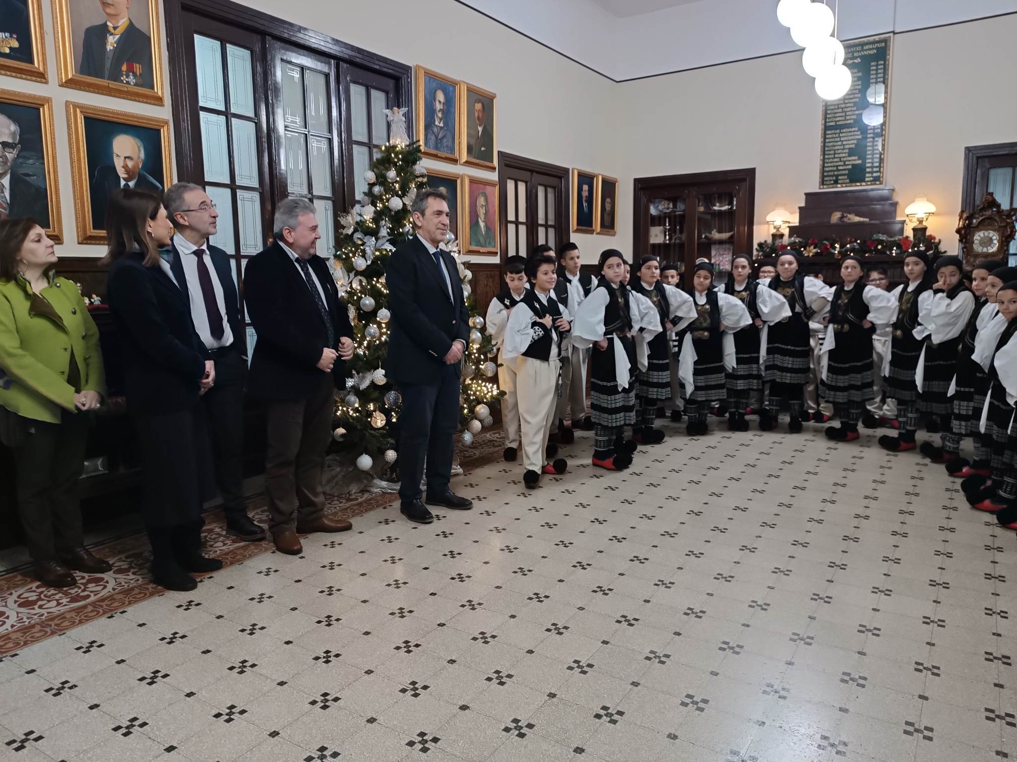Δημαρχείο Ιωαννίνων: Στρατιωτική μπάντα, πολιτιστικοί σύλλογοι και ...
