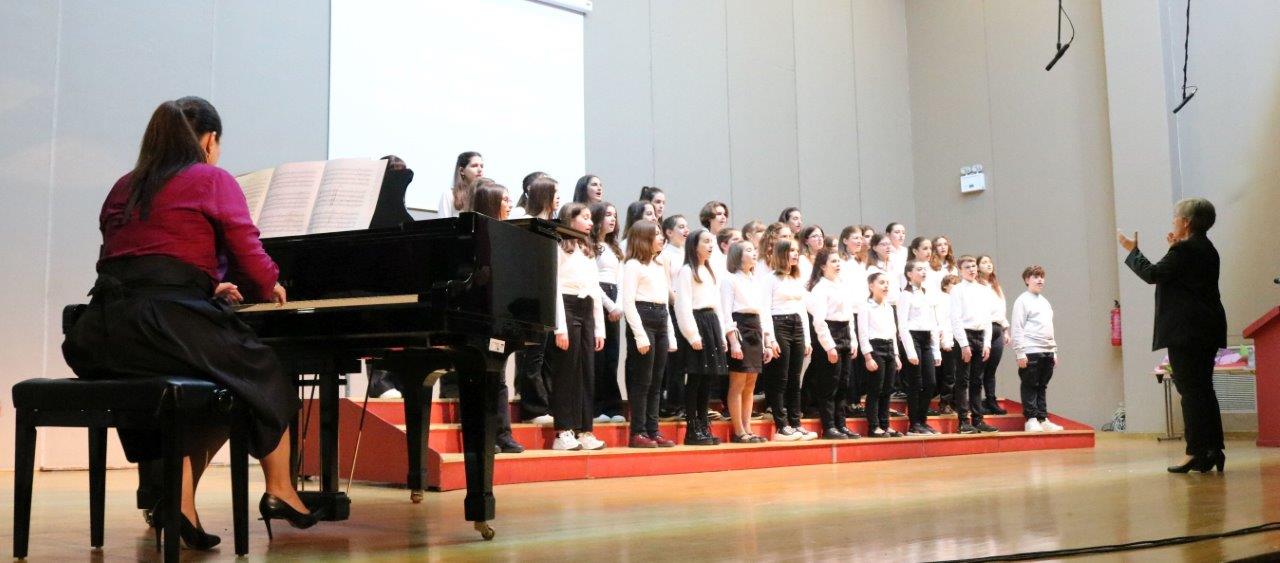 Μια ανεπανάληπτη μουσική βραδιά με την Ακαδημαϊκή Χορωδία Νέων Αθηνών ...